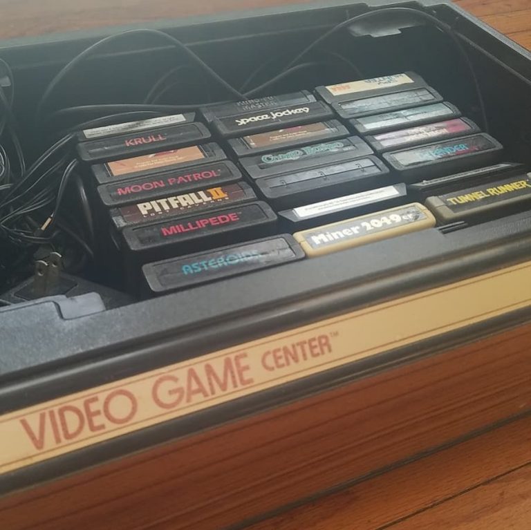 Digging Video Games (Atari Storage Unit) – Nostalgia King