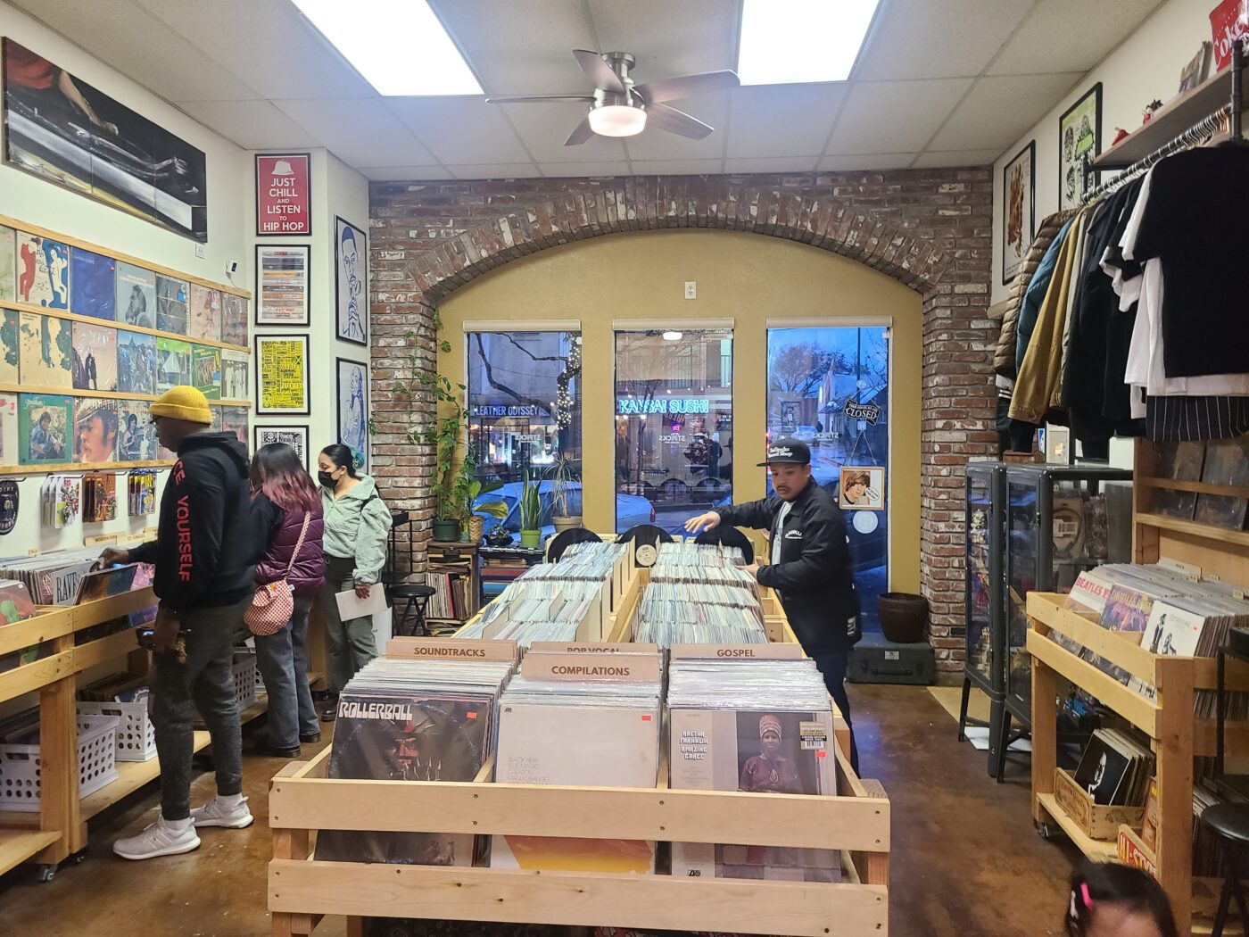 The Stacks Record Shop – Nostalgia King