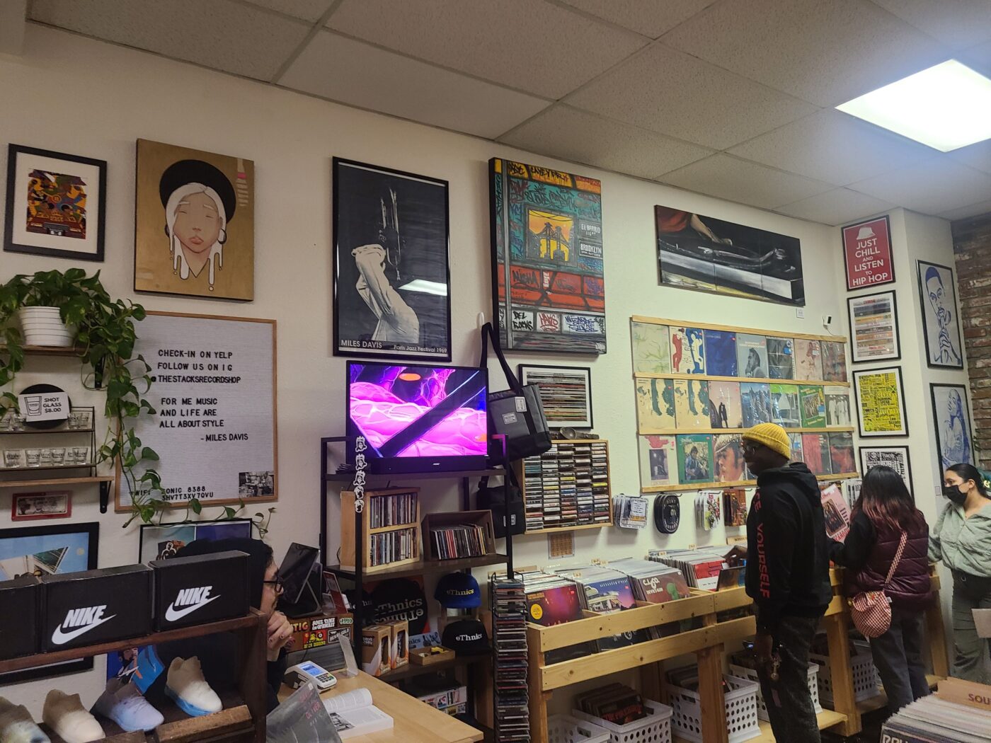 The Stacks Record Shop – Nostalgia King